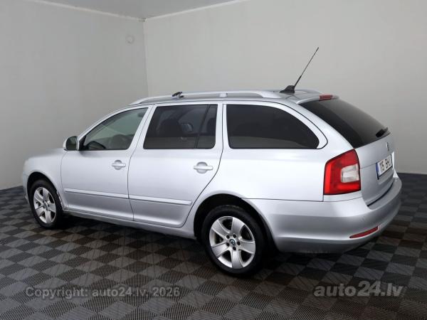 Pelēks Skoda Octavia 2009 Tallina, ar dzinēja tilpumu 2.00 L un nobraukumu 335 tūkst. km par 2199 €, foto 4 vietnē AUTOMOTO.COM.LV