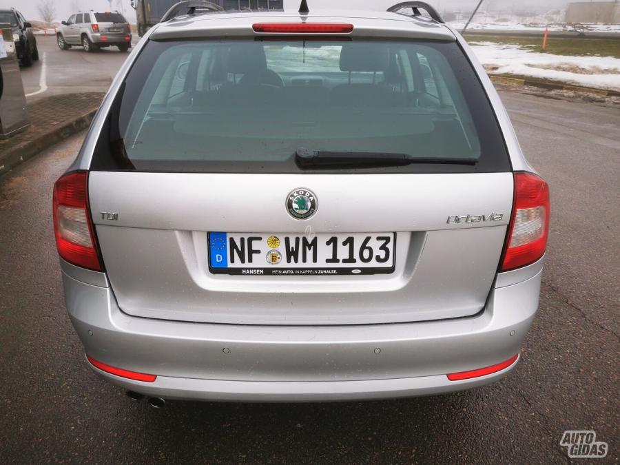Pelēks Skoda Octavia 2009 Klaipėda, ar dzinēja tilpumu 1.90 L un nobraukumu 217 tūkst. km par 3690 €, foto 5 vietnē AUTOMOTO.COM.LV