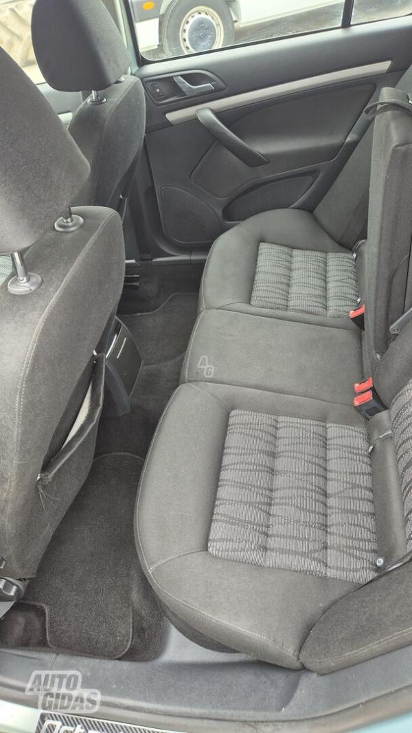Grey Skoda Octavia 2009 in Pakruojis, with an engine capacity of 1.60 L and mileage of 320 thousand km for 2950 €, photo 9 on AUTOMOTO.COM.LV