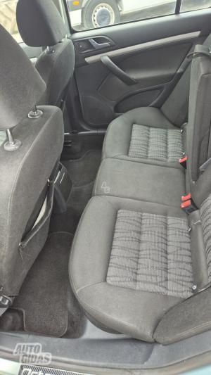 Grey Skoda Octavia 2009 in Pakruojis, with an engine capacity of 1.60 L and mileage of 320 thousand km for 2950 €, photo 10 on AUTOMOTO.COM.LV