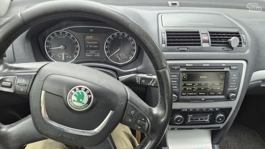Grey Skoda Octavia 2009 in Pakruojis, with an engine capacity of 1.60 L and mileage of 320 thousand km for 2950 €, photo 14 on AUTOMOTO.COM.LV
