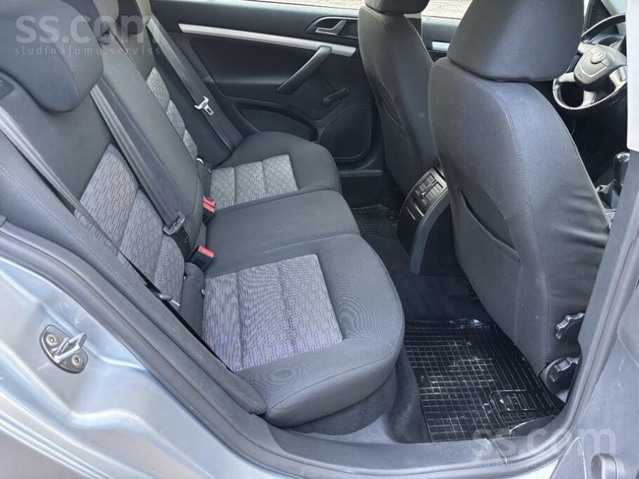 Grey Skoda Octavia 2009 in Ogre, with an engine capacity of 1.40 L and mileage of 229 thousand km for 4200 €, photo 13 on AUTOMOTO.COM.LV
