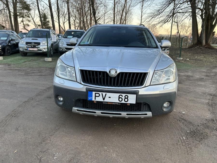 Pelēks Skoda Octavia 2009 Rīga, ar dzinēja tilpumu 2.00 L un nobraukumu 407 tūkst. km par 3995 €, foto 4 vietnē AUTOMOTO.COM.LV