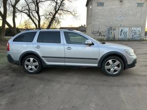Pelēks Skoda Octavia 2009 Rīga, ar dzinēja tilpumu 2.00 L un nobraukumu 407 tūkst. km par 3995 €, foto 6 vietnē AUTOMOTO.COM.LV
