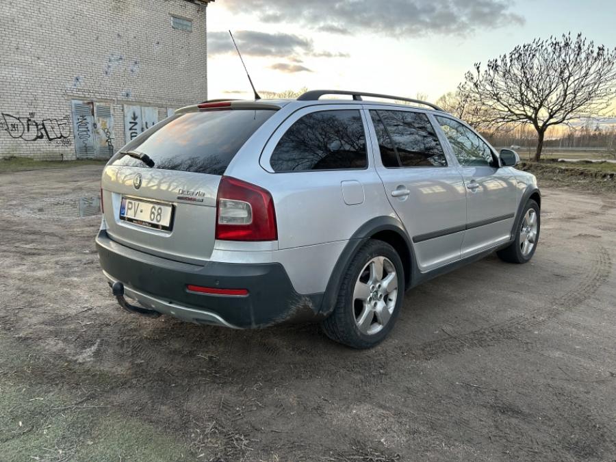 Pelēks Skoda Octavia 2009 Rīga, ar dzinēja tilpumu 2.00 L un nobraukumu 407 tūkst. km par 3995 €, foto 7 vietnē AUTOMOTO.COM.LV