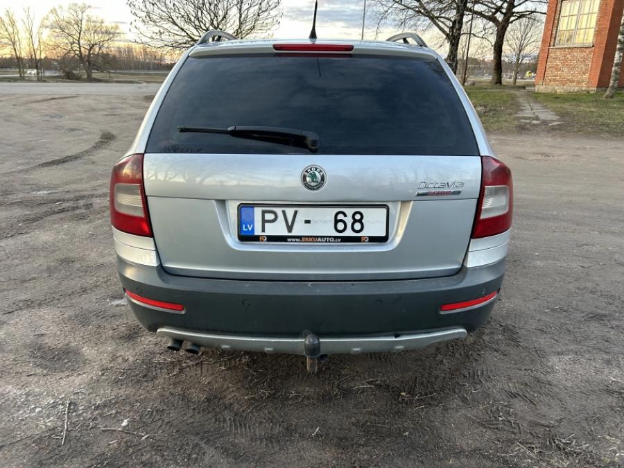 Pelēks Skoda Octavia 2009 Rīga, ar dzinēja tilpumu 2.00 L un nobraukumu 407 tūkst. km par 3995 €, foto 8 vietnē AUTOMOTO.COM.LV