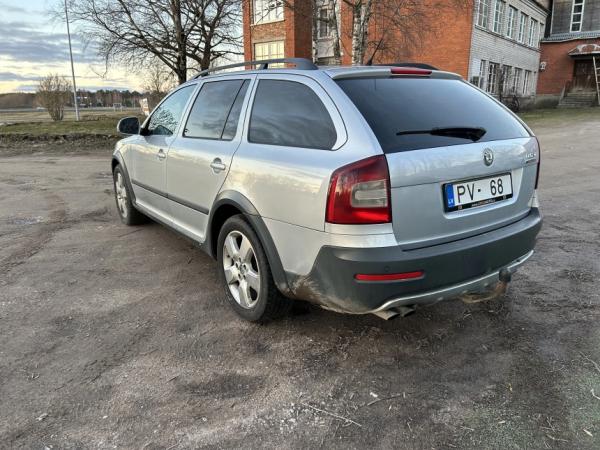 Grey Skoda Octavia 2009 in Riga, with an engine capacity of 2.00 L and mileage of 407 thousand km for 3995 €, photo 8 on AUTOMOTO.COM.LV