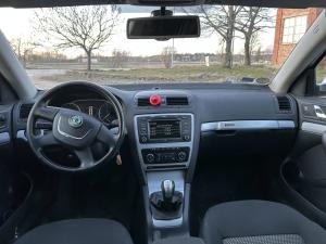 Pelēks Skoda Octavia 2009 Rīga, ar dzinēja tilpumu 2.00 L un nobraukumu 407 tūkst. km par 3995 €, foto 11 vietnē AUTOMOTO.COM.LV