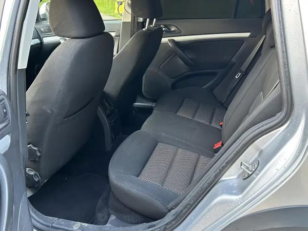 Grey Skoda Octavia 2009 in Grobiņa, with an engine capacity of 2.00 L and mileage of 407 thousand km for 3995 €, photo 7 on AUTOMOTO.COM.LV