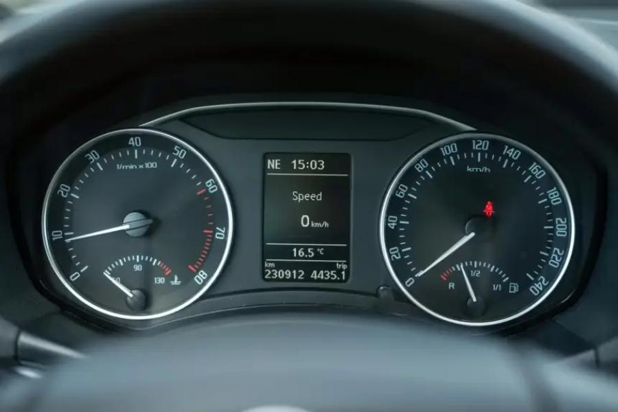 Grey Skoda Octavia 2009 in Liepaja, with an engine capacity of 1.80 L and mileage of 231 thousand km for 5700 €, photo 12 on AUTOMOTO.COM.LV