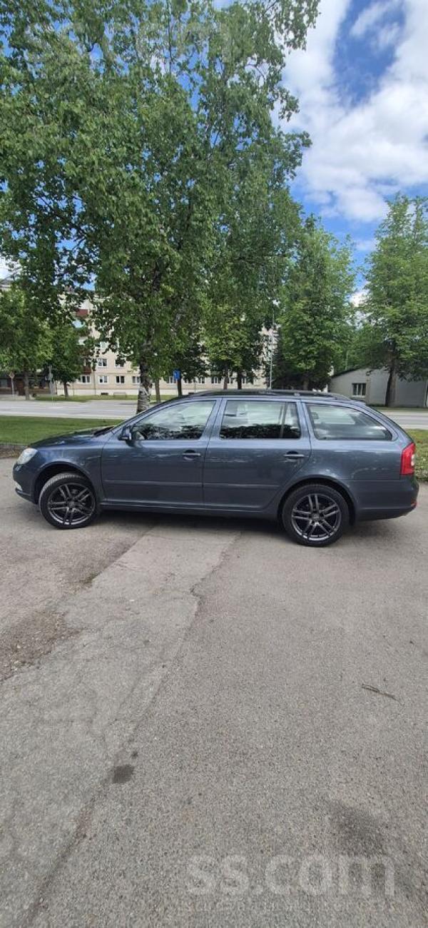 Grey Skoda Octavia 2009 in Aizkraukle, with an engine capacity of 1.40 L and mileage of 182 thousand km for 3500 €, photo 2 on AUTOMOTO.COM.LV
