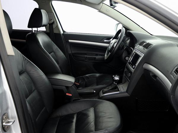 Pelēks Skoda Octavia 2009 Tallina, ar dzinēja tilpumu 2.00 L un nobraukumu 335 tūkst. km par 1799 €, foto 6 vietnē AUTOMOTO.COM.LV