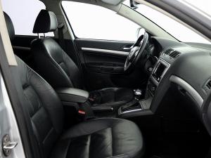 Pelēks Skoda Octavia 2009 Tallina, ar dzinēja tilpumu 2.00 L un nobraukumu 335 tūkst. km par 1799 €, foto 7 vietnē AUTOMOTO.COM.LV