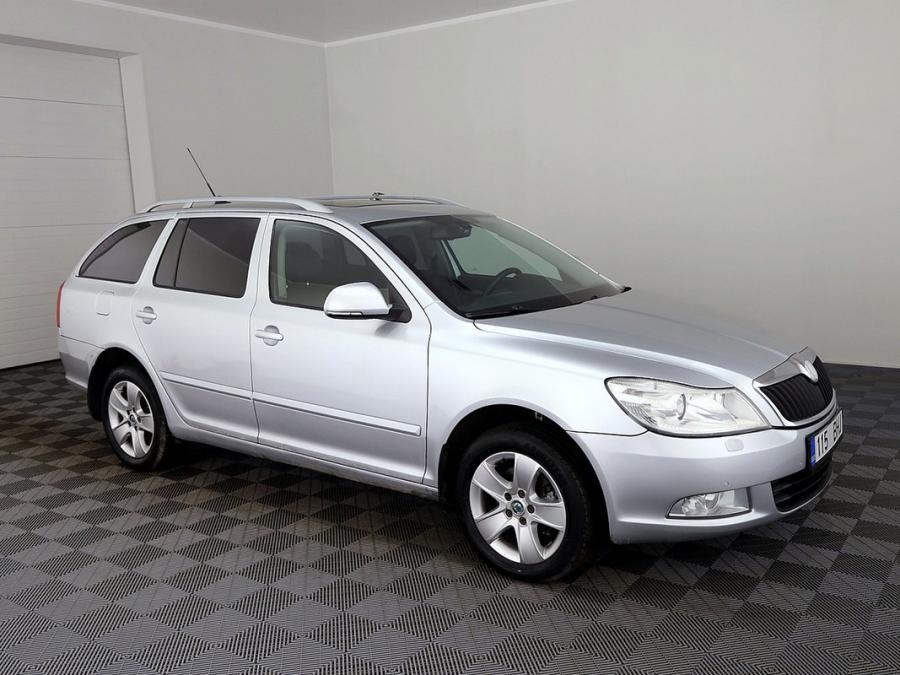Pelēks Skoda Octavia 2009 Tallina, ar dzinēja tilpumu 2.00 L un nobraukumu 335 tūkst. km par 1799 €, foto 10 vietnē AUTOMOTO.COM.LV