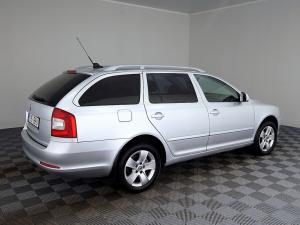 Pelēks Skoda Octavia 2009 Tallina, ar dzinēja tilpumu 2.00 L un nobraukumu 335 tūkst. km par 1799 €, foto 12 vietnē AUTOMOTO.COM.LV