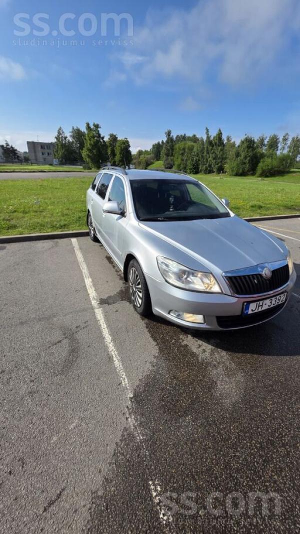 Pelēks Skoda Octavia 2009 Rīga, ar dzinēja tilpumu 2.00 L un nobraukumu 370 tūkst. km par 1700 €, foto 1 vietnē AUTOMOTO.COM.LV