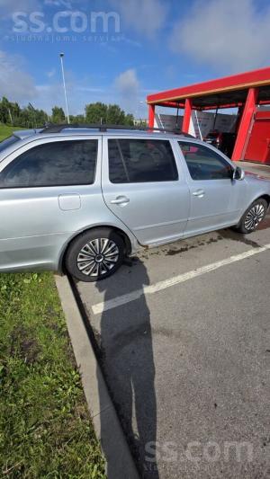Pelēks Skoda Octavia 2009 Rīga, ar dzinēja tilpumu 2.00 L un nobraukumu 370 tūkst. km par 1700 €, foto 6 vietnē AUTOMOTO.COM.LV