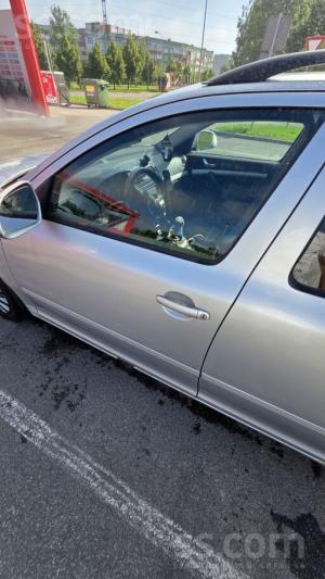 Pelēks Skoda Octavia 2009 Rīga, ar dzinēja tilpumu 2.00 L un nobraukumu 370 tūkst. km par 1700 €, foto 8 vietnē AUTOMOTO.COM.LV
