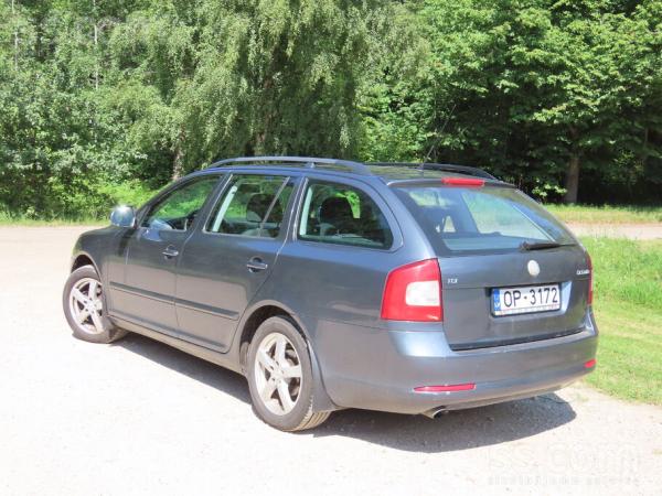 Pelēks Skoda Octavia 2009 Rīga, ar dzinēja tilpumu 1.60 L un nobraukumu 429 tūkst. km par 2650 €, foto 2 vietnē AUTOMOTO.COM.LV