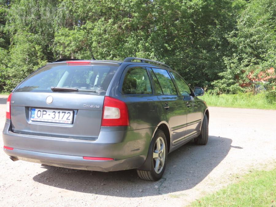 Pelēks Skoda Octavia 2009 Rīga, ar dzinēja tilpumu 1.60 L un nobraukumu 429 tūkst. km par 2650 €, foto 4 vietnē AUTOMOTO.COM.LV