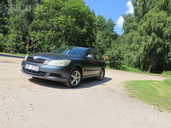 Pelēks Skoda Octavia 2009 Rīga, ar dzinēja tilpumu 1.60 L un nobraukumu 429 tūkst. km par 2650 €, foto 4 vietnē AUTOMOTO.COM.LV