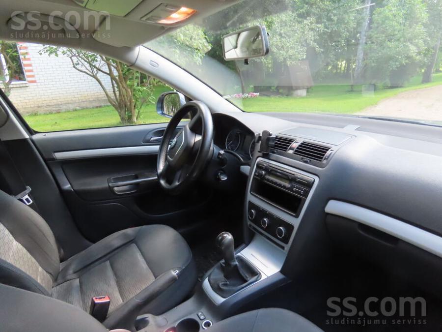 Pelēks Skoda Octavia 2009 Rīga, ar dzinēja tilpumu 1.60 L un nobraukumu 429 tūkst. km par 2650 €, foto 10 vietnē AUTOMOTO.COM.LV