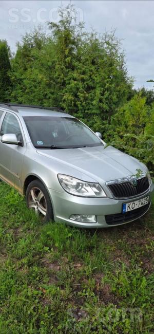 Grey Skoda Octavia 2009 in Riga, with an engine capacity of 2.00 L and mileage of 402 thousand km for 1050 €, photo 3 on AUTOMOTO.COM.LV