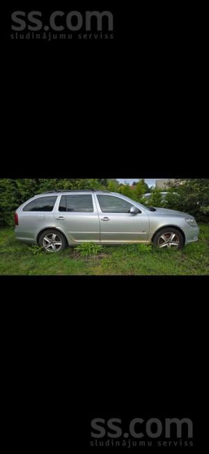 Grey Skoda Octavia 2009 in Riga, with an engine capacity of 2.00 L and mileage of 402 thousand km for 1050 €, photo 6 on AUTOMOTO.COM.LV