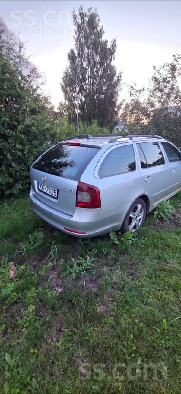 Pelēks Skoda Octavia 2009 Rīga, ar dzinēja tilpumu 2.00 L un nobraukumu 402 tūkst. km par 1050 €, foto 7 vietnē AUTOMOTO.COM.LV