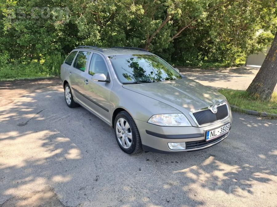 Pelēks Skoda Octavia 2009 Rīga, ar dzinēja tilpumu 2.00 L un nobraukumu 275 tūkst. km par 2100 €, foto 4 vietnē AUTOMOTO.COM.LV