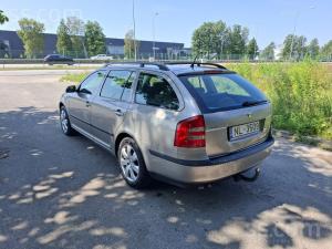 Pelēks Skoda Octavia 2009 Rīga, ar dzinēja tilpumu 2.00 L un nobraukumu 275 tūkst. km par 2100 €, foto 6 vietnē AUTOMOTO.COM.LV