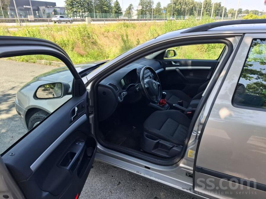 Pelēks Skoda Octavia 2009 Rīga, ar dzinēja tilpumu 2.00 L un nobraukumu 275 tūkst. km par 2100 €, foto 11 vietnē AUTOMOTO.COM.LV