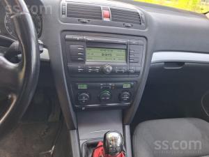Pelēks Skoda Octavia 2009 Rīga, ar dzinēja tilpumu 2.00 L un nobraukumu 275 tūkst. km par 2100 €, foto 15 vietnē AUTOMOTO.COM.LV