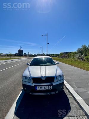 Pelēks Skoda Octavia 2009 Rīga, ar dzinēja tilpumu 2.00 L un nobraukumu 292 tūkst. km par 2800 €, foto 4 vietnē AUTOMOTO.COM.LV