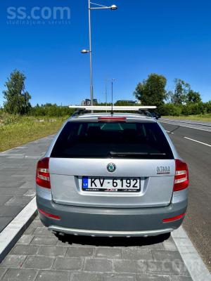 Pelēks Skoda Octavia 2009 Rīga, ar dzinēja tilpumu 2.00 L un nobraukumu 292 tūkst. km par 2800 €, foto 6 vietnē AUTOMOTO.COM.LV