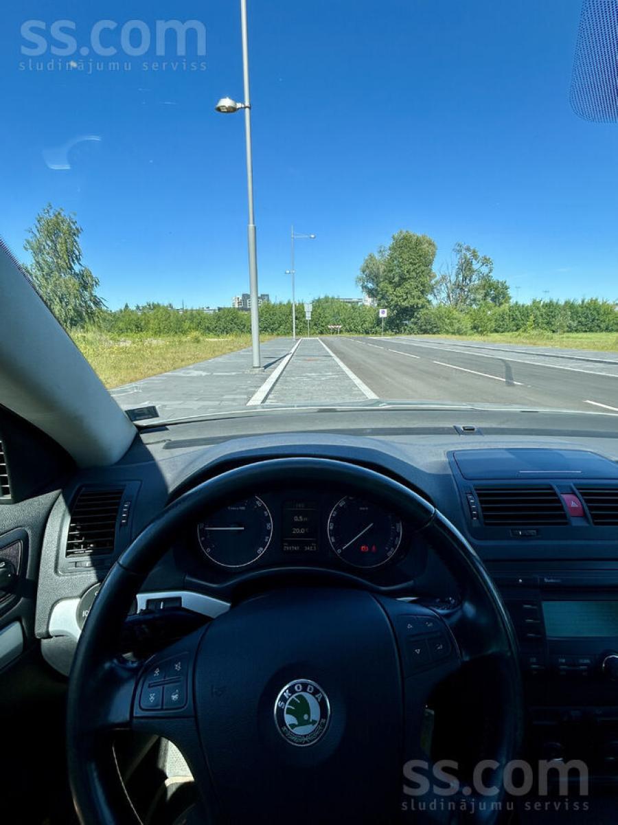 Pelēks Skoda Octavia 2009 Rīga, ar dzinēja tilpumu 2.00 L un nobraukumu 292 tūkst. km par 2800 €, foto 9 vietnē AUTOMOTO.COM.LV