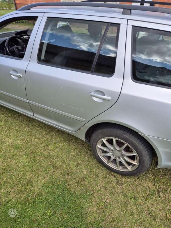 Grey Skoda Octavia 2009 in Rokiskis, with an engine capacity of 1.90 L and mileage of 342 thousand km for 1750 €, photo 5 on AUTOMOTO.COM.LV