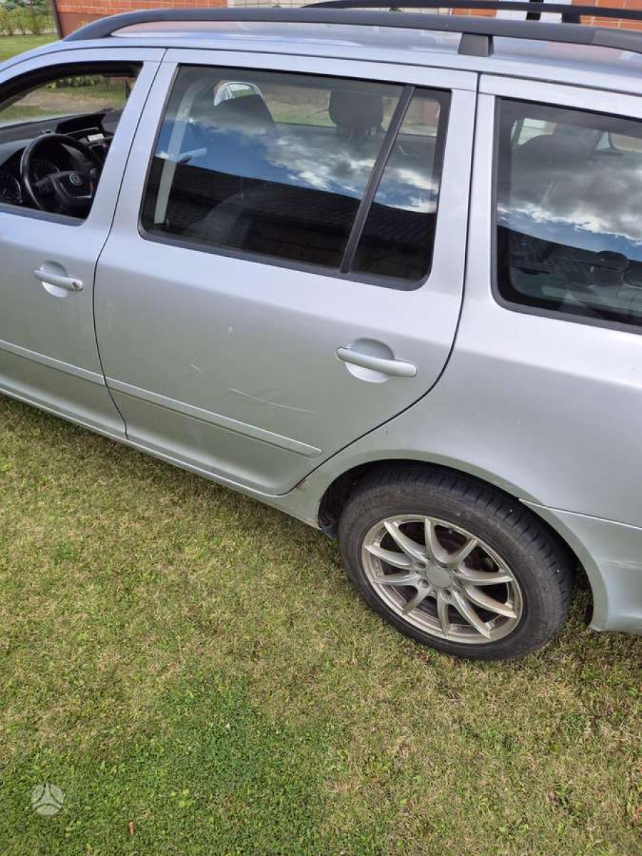 Grey Skoda Octavia 2009 in Rokiskis, with an engine capacity of 1.90 L and mileage of 342 thousand km for 1750 €, photo 6 on AUTOMOTO.COM.LV