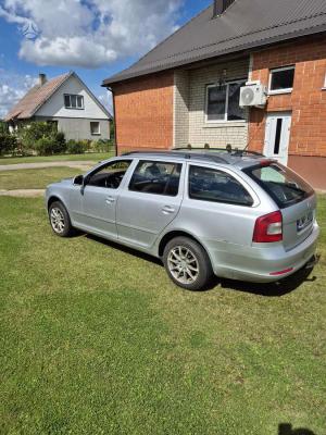 Grey Skoda Octavia 2009 in Rokiskis, with an engine capacity of 1.90 L and mileage of 342 thousand km for 1750 €, photo 25 on AUTOMOTO.COM.LV