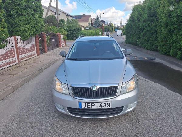 Pelēks Skoda Octavia 2009 Klaipėda, ar dzinēja tilpumu 1.90 L un nobraukumu 300 tūkst. km par 1850 €, foto 2 vietnē AUTOMOTO.COM.LV