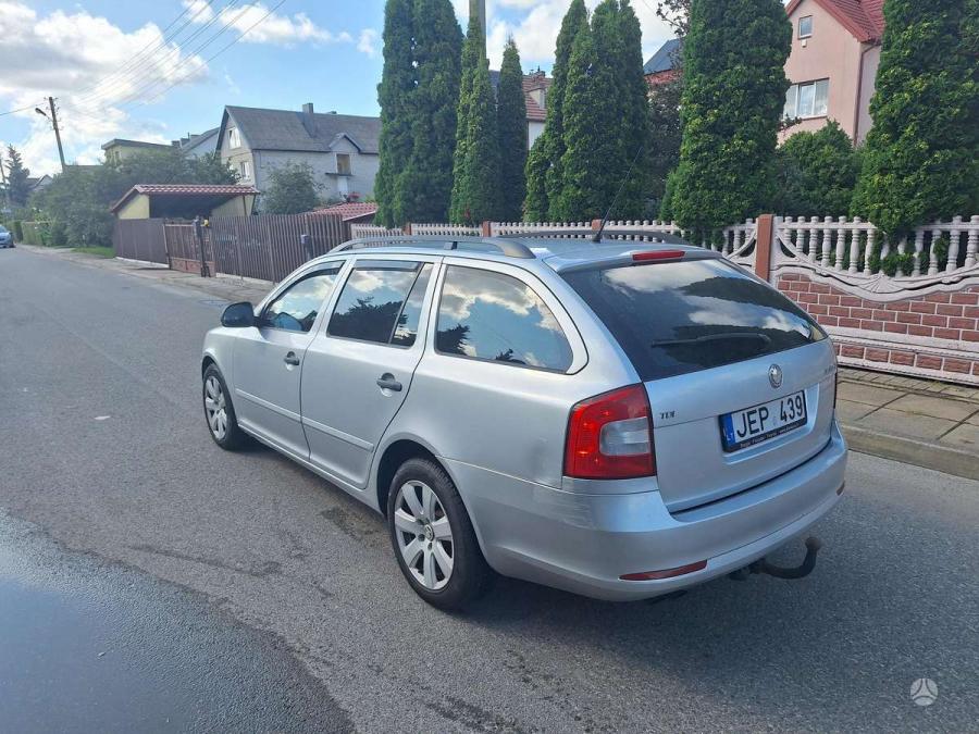 Grey Skoda Octavia 2009 in Klaipeda, with an engine capacity of 1.90 L and mileage of 300 thousand km for 1850 €, photo 7 on AUTOMOTO.COM.LV