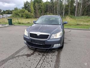 Grey Skoda Octavia 2009 in Utena, with an engine capacity of 1.90 L and mileage of 245 thousand km for 3850 €, photo 4 on AUTOMOTO.COM.LV