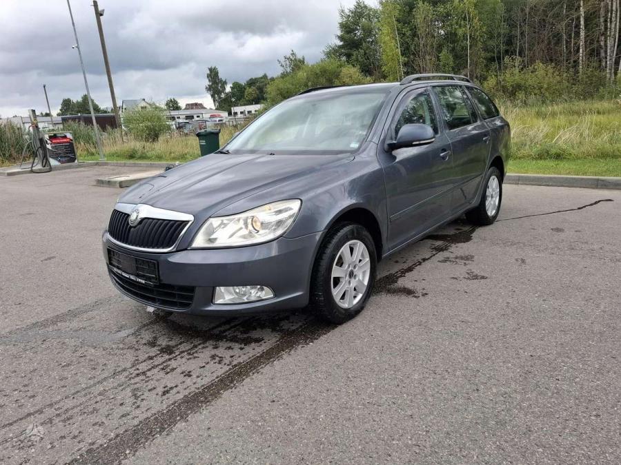 Grey Skoda Octavia 2009 in Utena, with an engine capacity of 1.90 L and mileage of 245 thousand km for 3850 €, photo 5 on AUTOMOTO.COM.LV