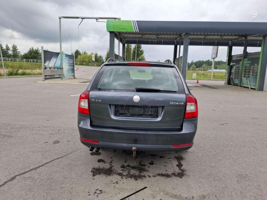 Grey Skoda Octavia 2009 in Utena, with an engine capacity of 1.90 L and mileage of 245 thousand km for 3850 €, photo 6 on AUTOMOTO.COM.LV