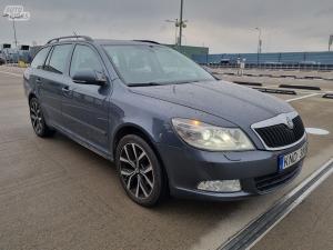 Pelēks Skoda Octavia 2009 Kauņa, ar dzinēja tilpumu 1.80 L un nobraukumu 253 tūkst. km par 2200 €, foto  vietnē AUTOMOTO.COM.LV