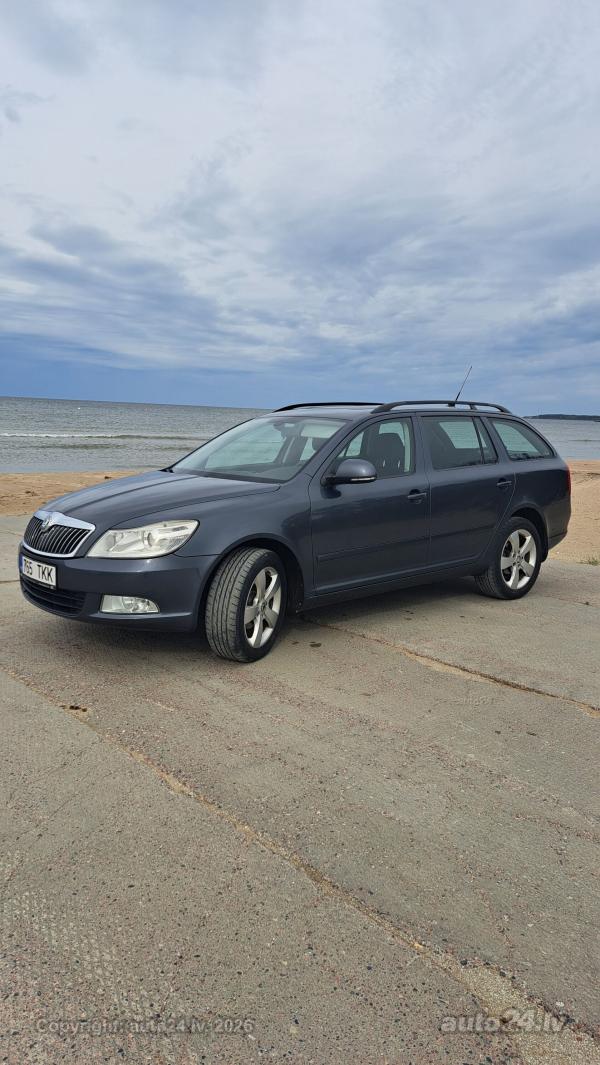 Pelēks Skoda Octavia 2009 Tallina, ar dzinēja tilpumu 1.90 L un nobraukumu 387 tūkst. km par 2500 €, foto 1 vietnē AUTOMOTO.COM.LV