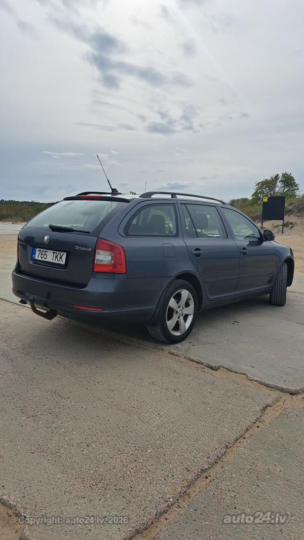 Pelēks Skoda Octavia 2009 Tallina, ar dzinēja tilpumu 1.90 L un nobraukumu 387 tūkst. km par 2500 €, foto 4 vietnē AUTOMOTO.COM.LV