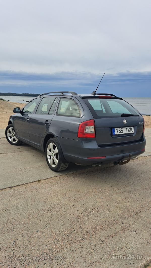 Pelēks Skoda Octavia 2009 Tallina, ar dzinēja tilpumu 1.90 L un nobraukumu 387 tūkst. km par 2500 €, foto 5 vietnē AUTOMOTO.COM.LV