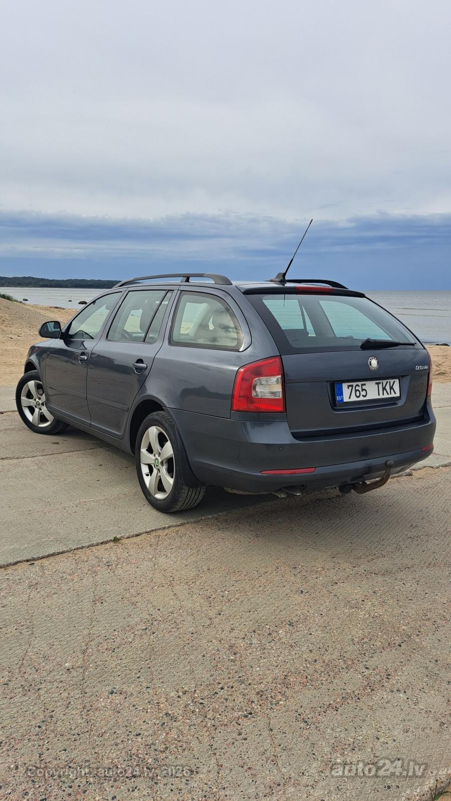 Pelēks Skoda Octavia 2009 Tallina, ar dzinēja tilpumu 1.90 L un nobraukumu 387 tūkst. km par 2500 €, foto 5 vietnē AUTOMOTO.COM.LV