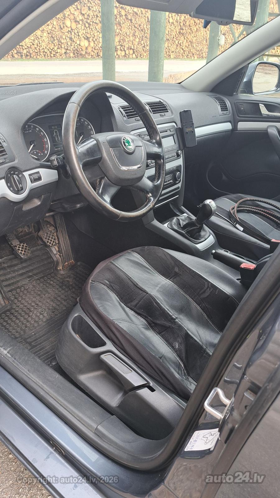 Pelēks Skoda Octavia 2009 Tallina, ar dzinēja tilpumu 1.90 L un nobraukumu 387 tūkst. km par 2500 €, foto 10 vietnē AUTOMOTO.COM.LV